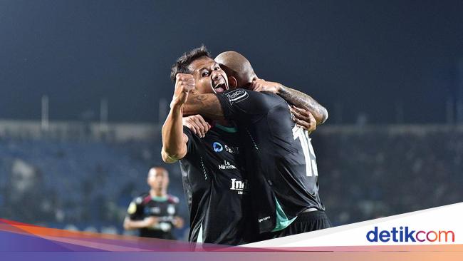 Catatan Bojan Hodak untuk Debut Dimas Drajad dan Adam Alis