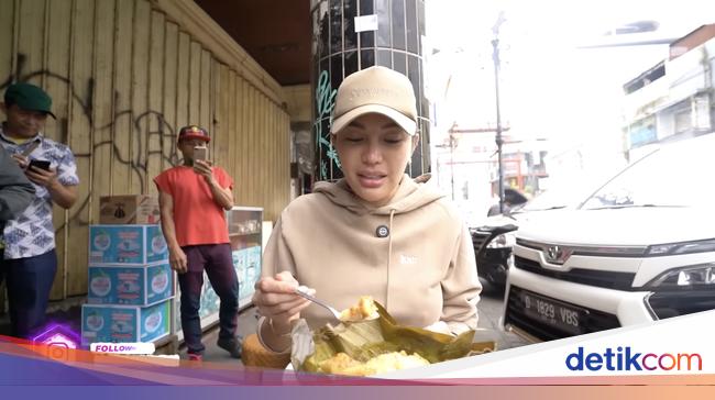 Nikita Mirzani Kepincut Kelezatan Lontong Cibadak yang Viral di Bandung