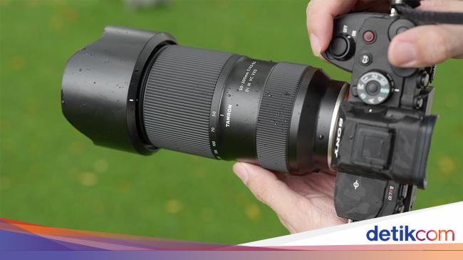 Review Lensa Tamron 50-300mm, Lensa Tele-Makro Bagus dan Ergonomi