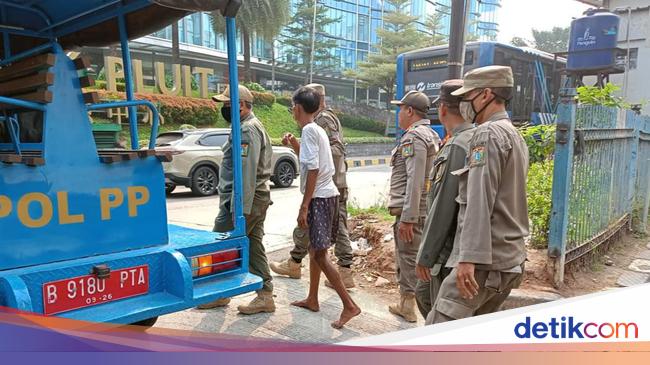 695 PPKS Terjaring Razia Satpol PP DKI, Terbanyak 'Pak Ogah' 695 PPKS Terjaring Razia Satpol PP DKI, Terbanyak 'Pak Ogah'