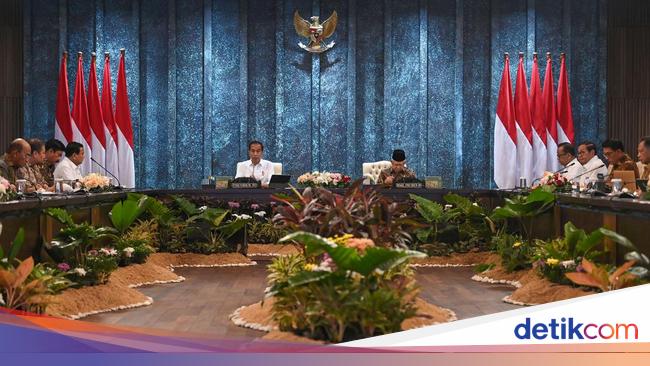 Potret Jokowi Pimpin Sidang Kabinet Pertama di IKN