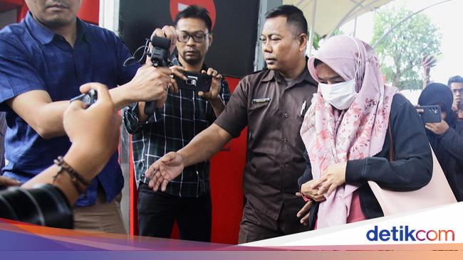 Usai Diperiksa KPK, Miryam S Haryani Diam Seribu Bahasa