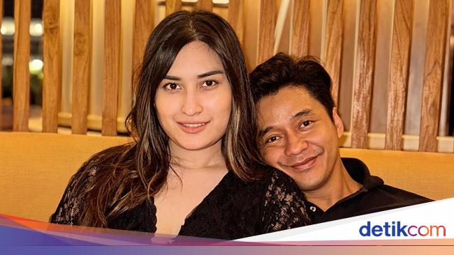Sikap Aldy Fairuz yang Cemburuan Dibongkar Istri
