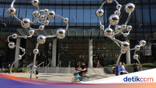 Instalasi Karya Seniman Jepang Yayoi Kusama Hiasi Jalanan London