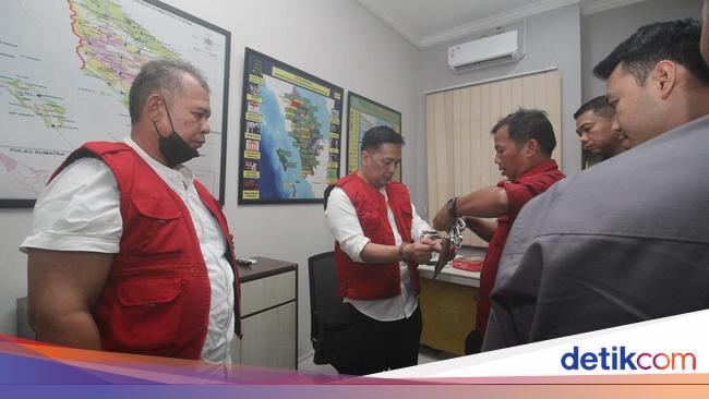 Kejati Tahan Sekretaris Dinkes Sumut Terkait Dugaan Korupsi APD COVID-19