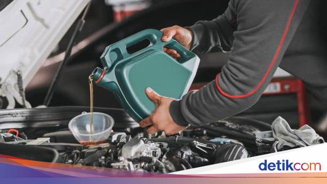 4 Penyebab Oli Cepat Hitam Meski Baru Diganti, Catat!