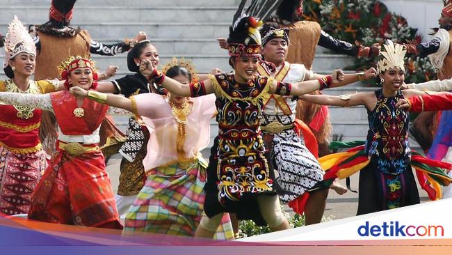 Tarian Berbagai Daerah Meriahkan HUT ke-79 RI di Istana Merdeka