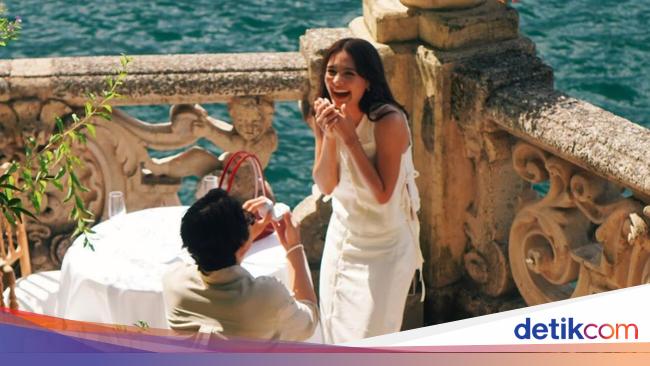 Potret Romantis Amanda Rawles Dilamar Kekasih di Italia Usai 7 Tahun Pacaran