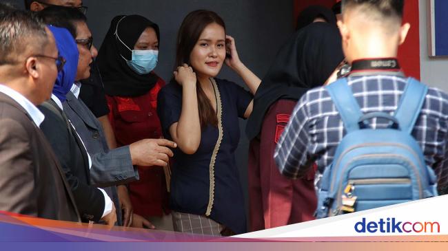 Senyum Jessica Usai Bebas Bersyarat Kasus Kopi Sianida
