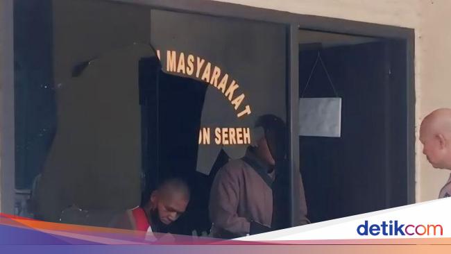 Pospol di Jaktim Dirusak: Kaca-kaca Pecah dan Polisi Hampir Ditikam