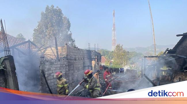 3 Rumah di Padalarang Hangus Dilalap Api