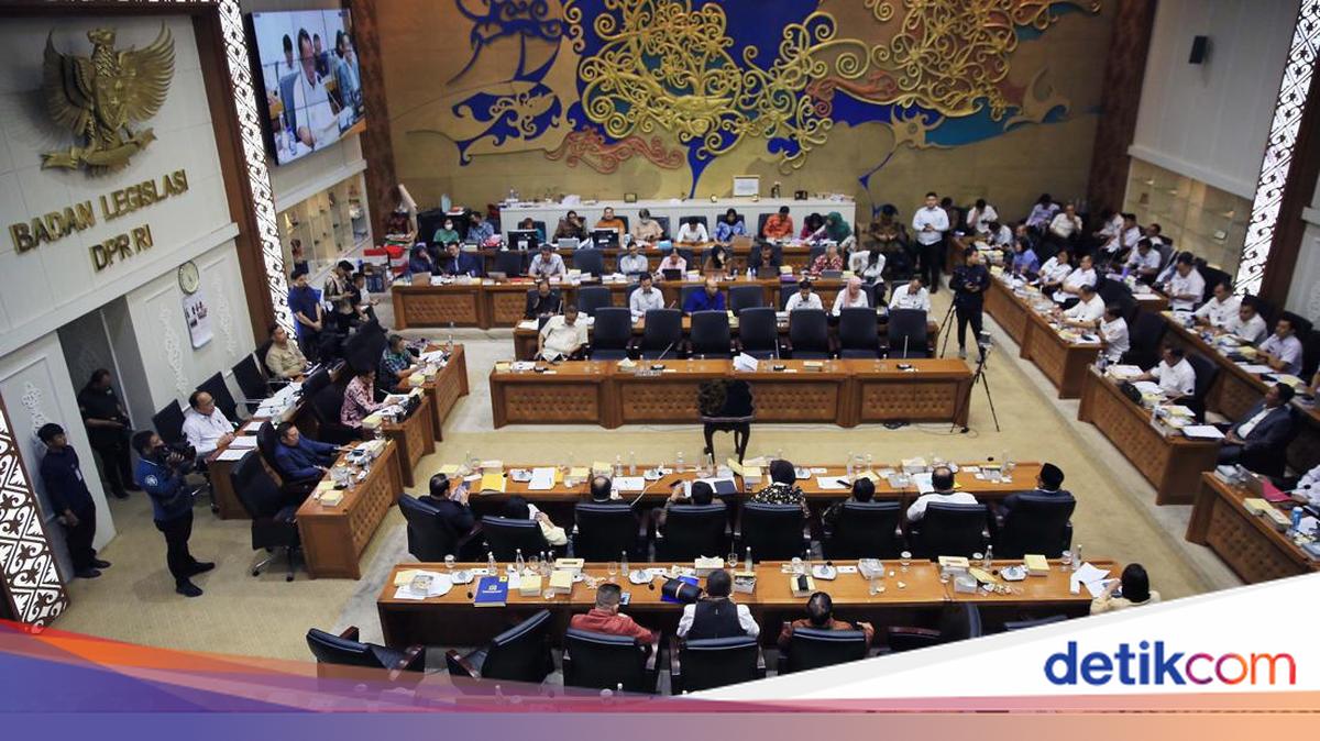 Isi Revisi UU Pilkada 2024 yang Jadi Sorotan dan Akhirnya Dibatalkan DPR