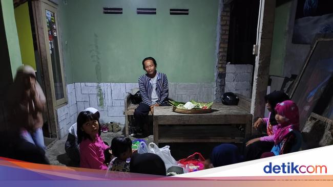 Serunya Tradisi Gumbregan di Tanjung Gunungkidul, Pantun Dibalas ...