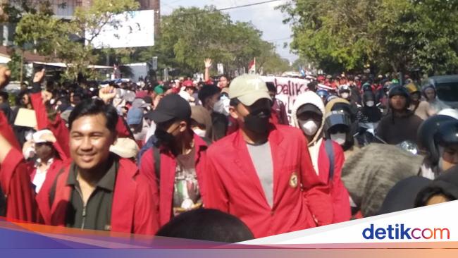 Tolak RUU Pilkada, 1.000 Mahasiswa Unhas Makassar Long March ke DPRD Sulsel