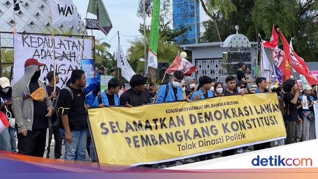 Massa di Pangkalpinang Gelar Aksi Kawal Putusan MK-Tolak Politik Dinasti