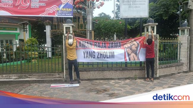 Spanduk Lawan Raja Jawa Tersebar di 10 Titik Kota Medan, Sempat ...