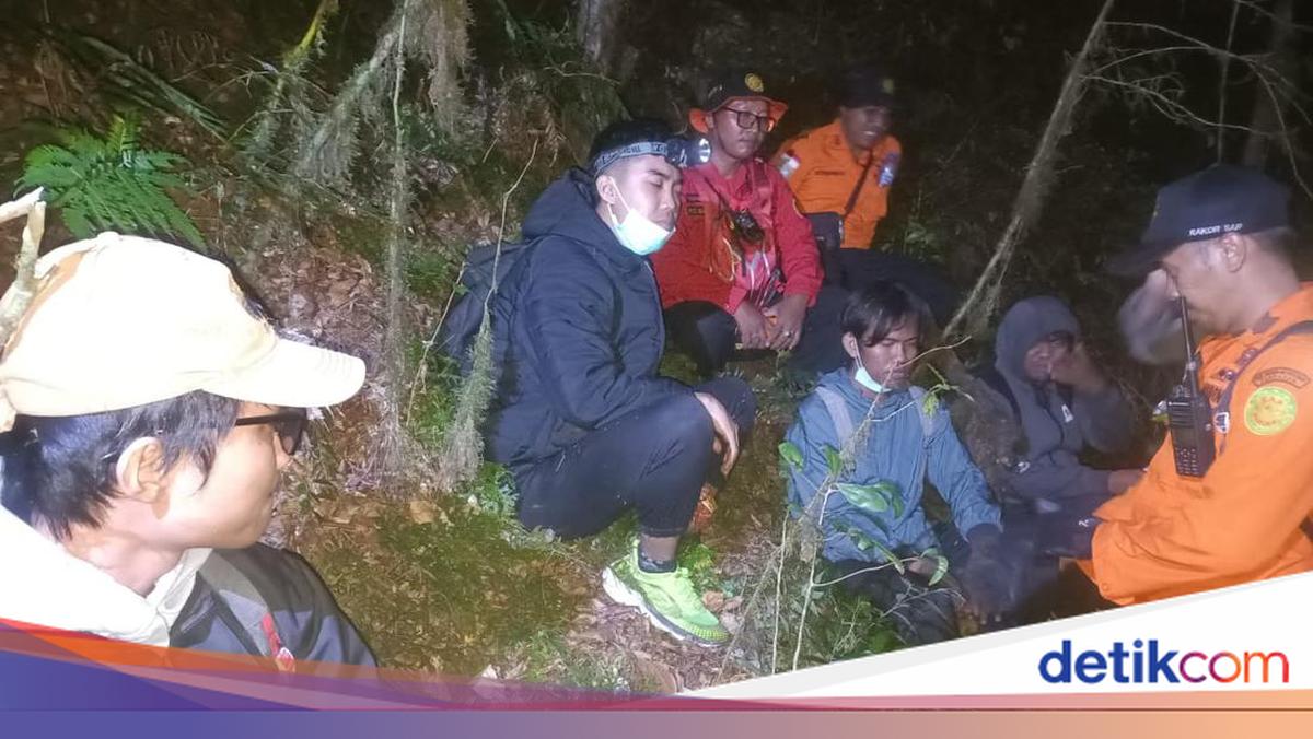 Empat Pendaki Tersesat di Gunung Batukaru