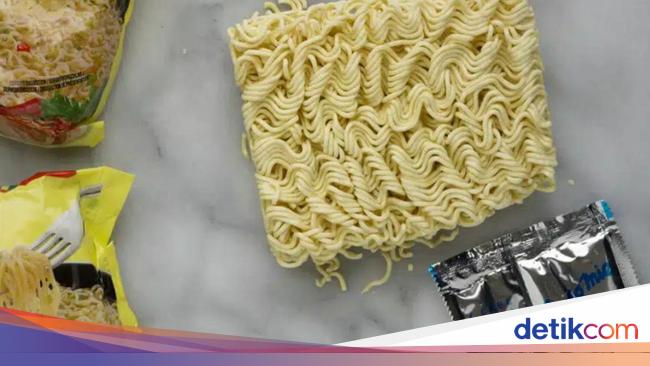 Ini Cara Makan Mie Instan yang Lebih Sehat Menurut Pakar