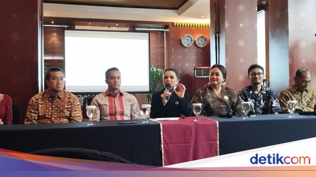 Kemenko Perekonomian Inisiasi Identitas Negara ASEAN Lewat Batik