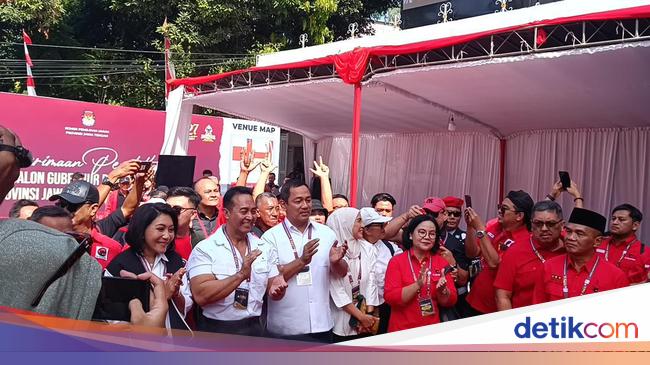 KPU Jateng Terima Pendaftaran Andika Perkasa-Hendrar Prihadi