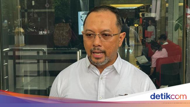 KPK Panggil Eks Gubernur Kaltim Awang Faroek Terkait Kasus Korupsi Tambang KPK Panggil Eks Gubernur Kaltim Awang Faroek Terkait Kasus Korupsi Tambang