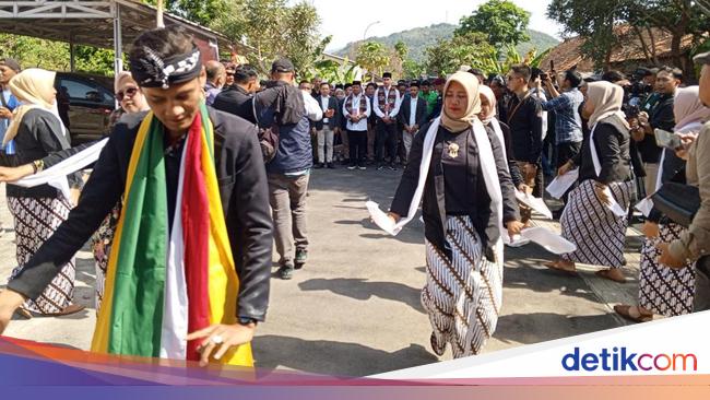 Dony-Fajar Daftar Pilbup Sumedang, Disambut Tari Tarawangsa