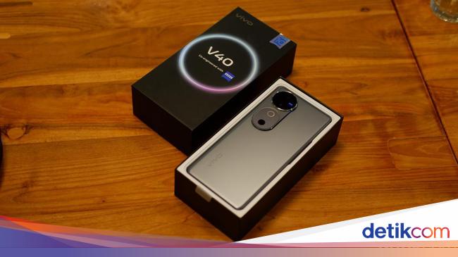 Unboxing Vivo V40, Bawa Kamera Zeiss dan Tampilan Mewah