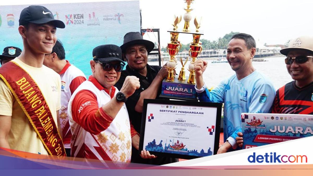 Ogan Ilir Juarai Lomba Perahu Bidar Tradisional di Palembang