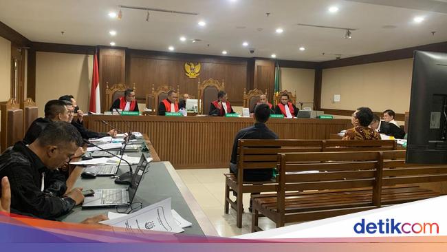 Saksi Tegaskan Tak Ada Diskon bagi Customer Atas Pembelian Emas