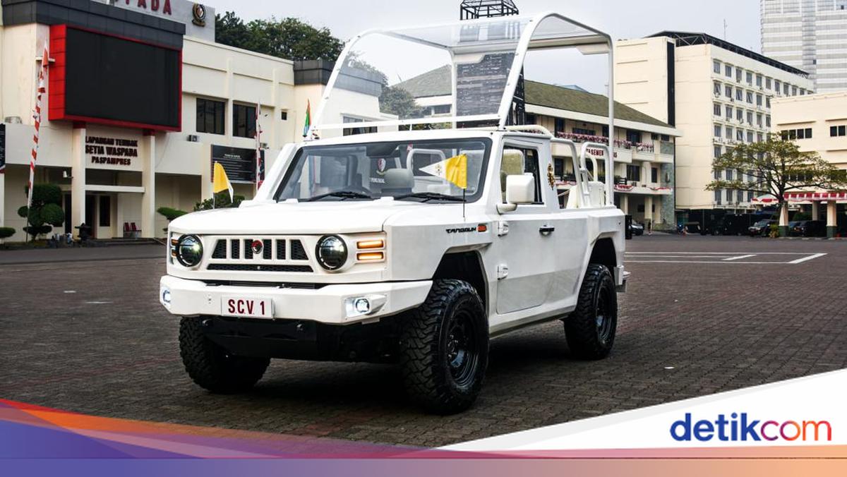 Erick Thohir Pamer Mobil Khusus Buatan Pindad untuk Paus Fransiskus