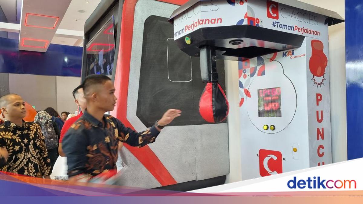 Booth KAI di Hub Space Jadi Tempat Adu Kuat