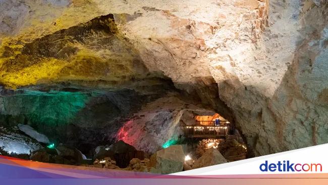 Uji Nyali! 10 Restoran Ini Berada di Dalam Goa yang Gelap