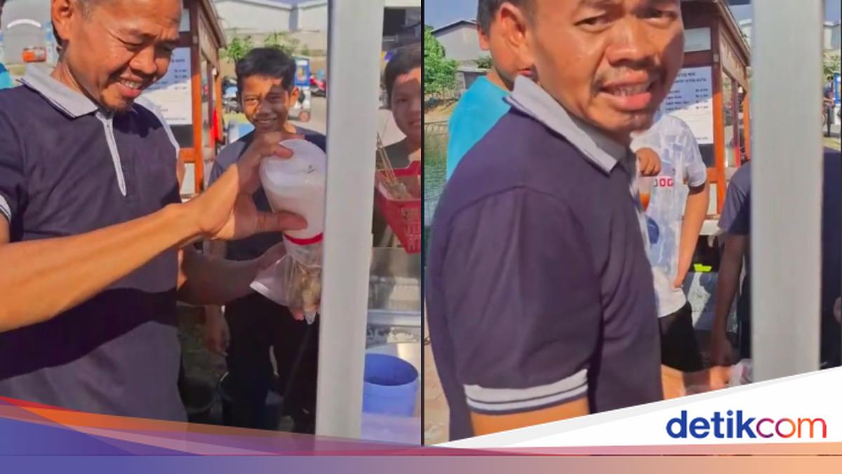 Viral! Penjual Jajanan Teci Mirip Mantan Pesepak Bola Bambang Pamungkas