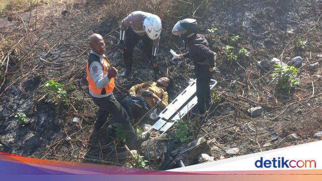 Kecelakaan Beruntun Libatkan 5 Kendaraan di Gresik, Satu Orang Tewas