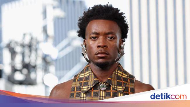Aksi David Banda, Anak Madonna Debut Jadi Model di New York Fashion Week