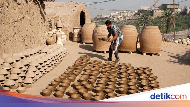 Melihat Produksi Gerabah di Najaf Irak
