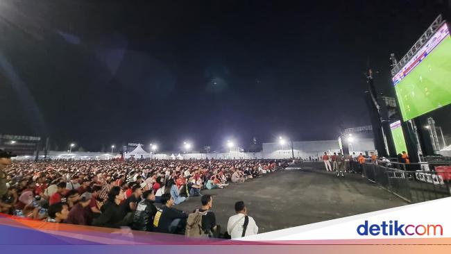 Serunya Nobar Indonesia Vs Australia di Surabaya Expo Center