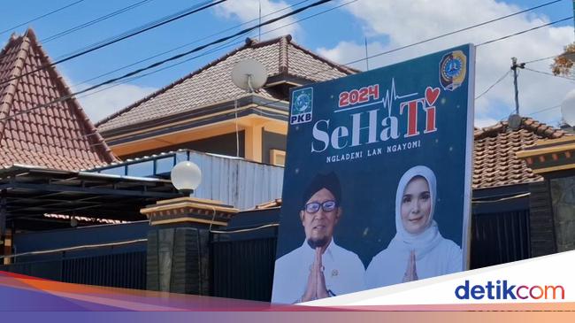 Duh! Baliho Bapaslon Pilbup Tulungagung Ini Cantumkan Logo Pemkab
