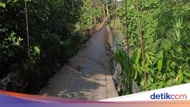 Jembatan Gantung di Luwu Utara Putus, 6 Pemotor Jatuh ke Sungai
