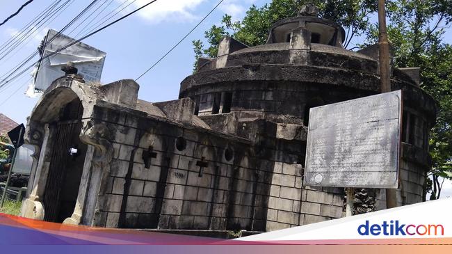 Potret Makam Van Beck yang Bergaya Eropa di Cigugur Kuningan