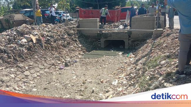 Petani Indramayu Terancam Gagal Panen gegara Gorong-gorong Tersumbat