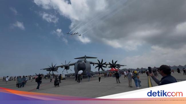 Antusias Pengunjung Asal Kalimantan dan Jimbaran Saksikan Bali Airshow 2024