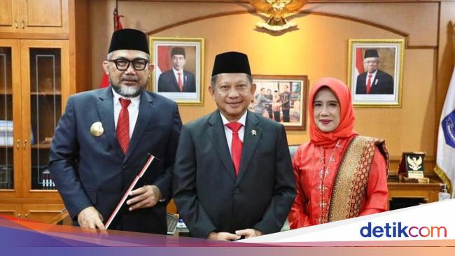 Mendagri Tunjuk Sekda Jambi Jadi Pjs Gubernur, Dilantik 25 September 2024 Mendagri Tunjuk Sekda Jambi Jadi Pjs Gubernur, Dilantik 25 September 2024