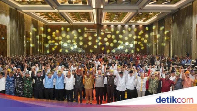 Kapolda Kumpulkan 43 Paslon Pilkada di Riau, Ajak Deklarasi Damai-Salat ...