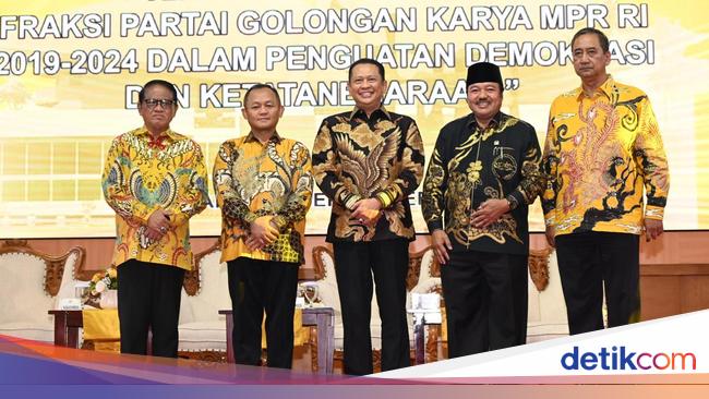 Idris Laena Serahkan Laporan Kinerja Fraksi Partai Golkar ke Ketua MPR
