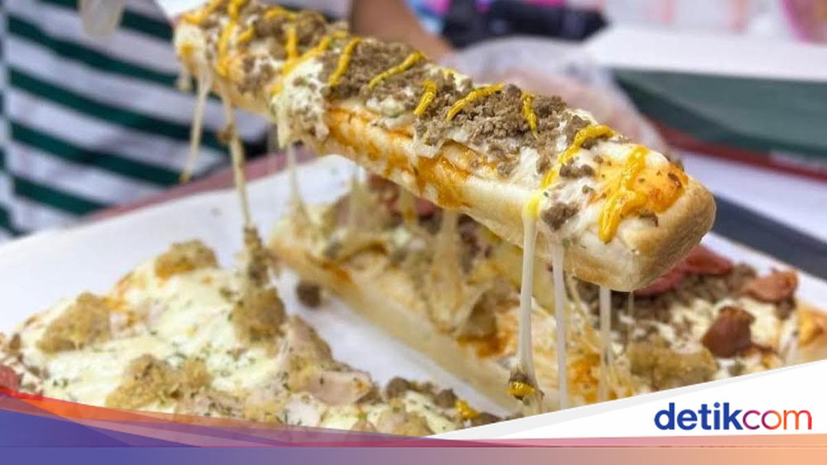 Enak dan Unik Pizza Tarik yang Viral di Surabaya