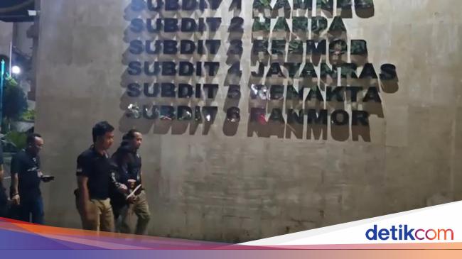 Pelaku Pembubaran Diskusi di Kemang Tegaskan Tak Ada Koordinasi dengan ... Pelaku Pembubaran Diskusi di Kemang Tegaskan Tak Ada Koordinasi dengan ...