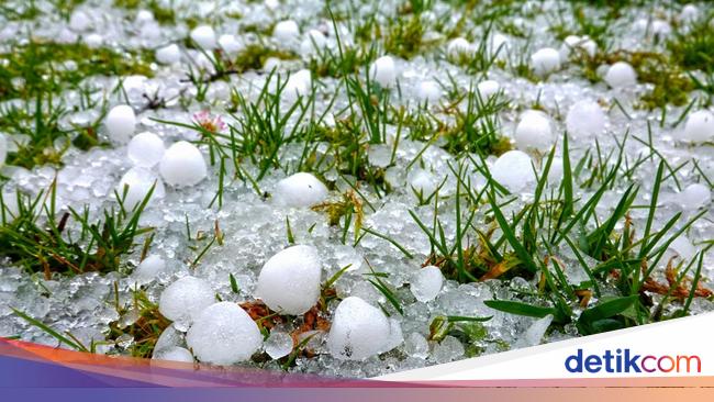 Penyebab Terjadinya Hujan Es Beserta Proses dan Ciri-cirinya