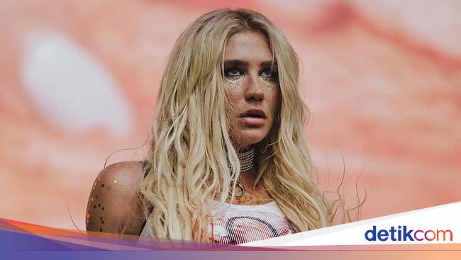 Kesha Promo Lagu Tik Tok yang Kini Sindir P Diddy