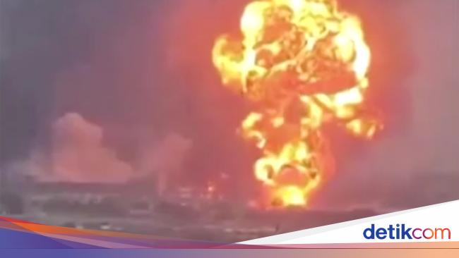 Pelabuhan di Yaman Meledak Diserang Israel